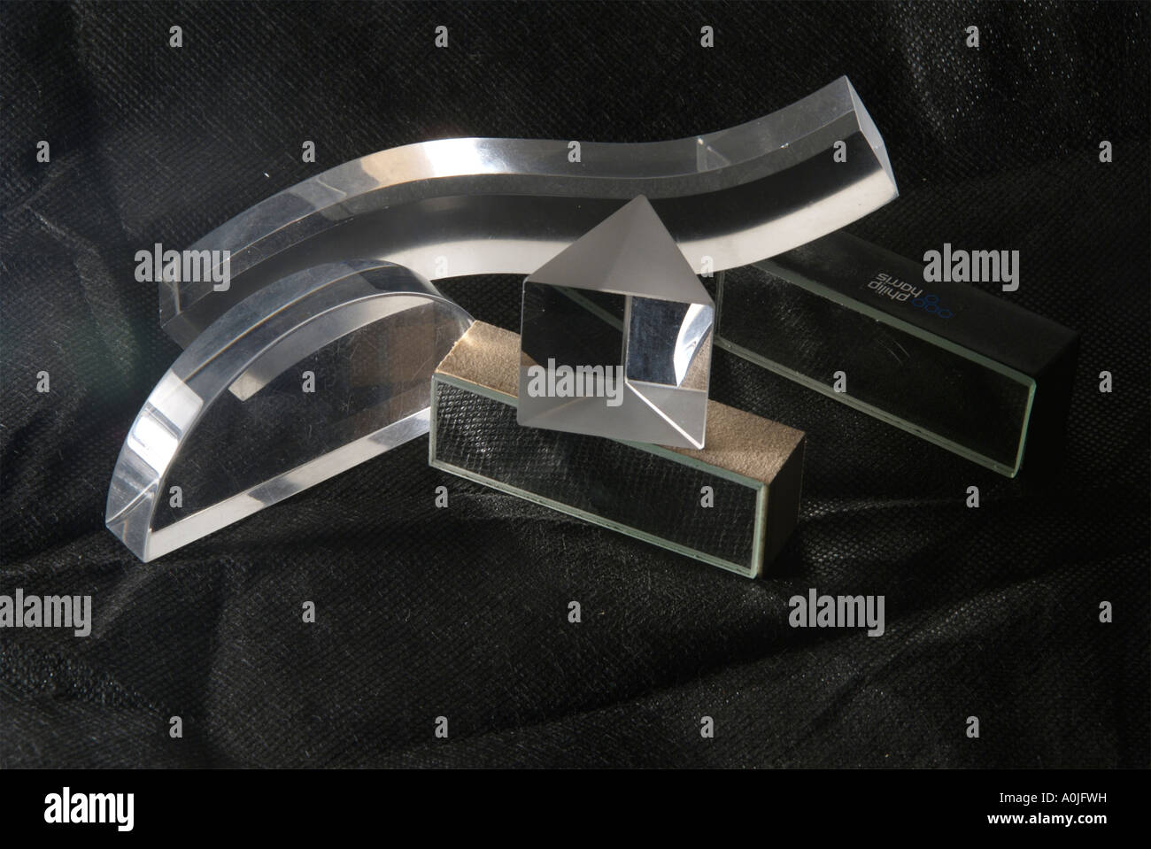 Optics lab with lasers hi-res stock photography and images - Alamy