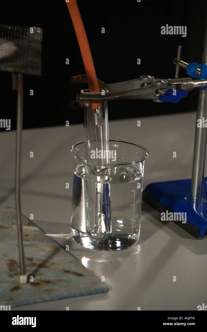 science laboratory equipment Stock Photo - Alamy