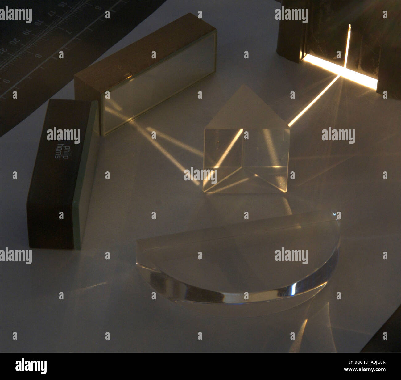 Optics lab with lasers hi-res stock photography and images - Alamy