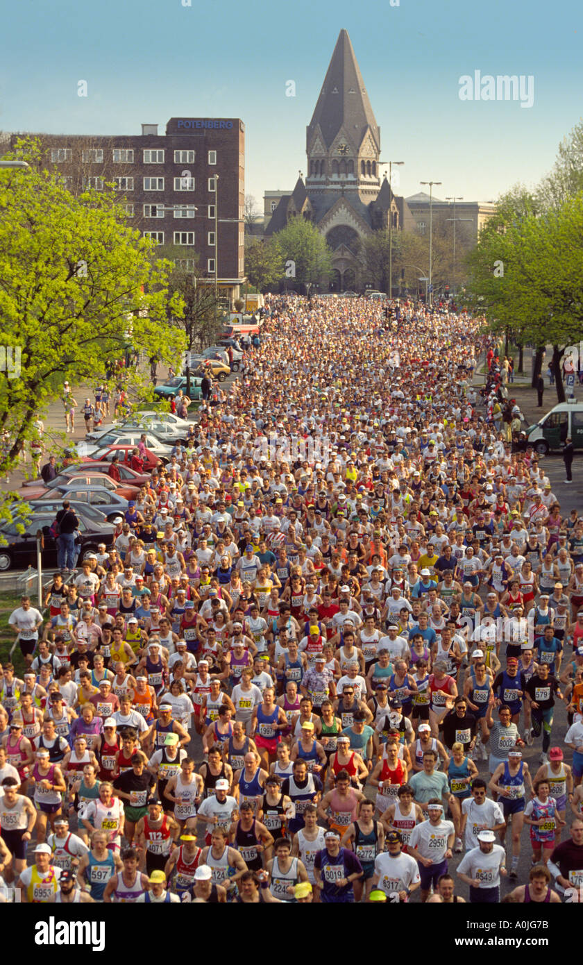 Germany Hamburgm Marathon crowd Stock Photo - Alamy