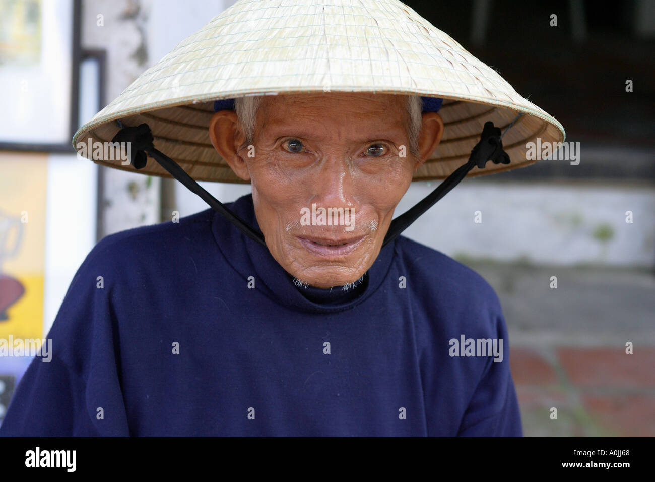 Senior tourist in vietnam hi-res stock photography and images - Alamy