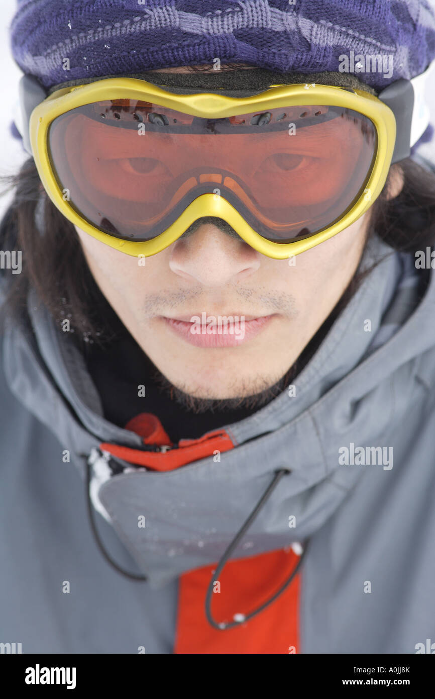 Asian male snowboarder hi-res stock photography and images - Alamy