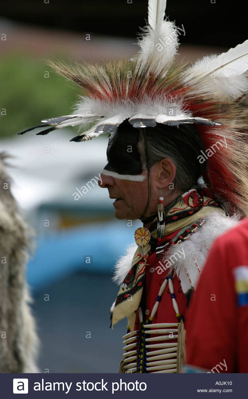 Native American War Bonnet Stock Photos & Native American War Bonnet ...