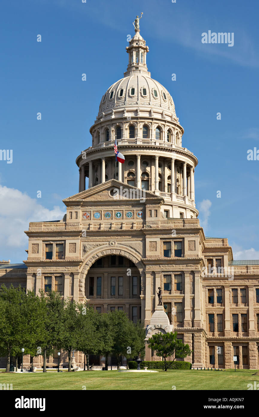 TEXAS Austin Goddess of Liberty hold star atop dome of state capitol ...