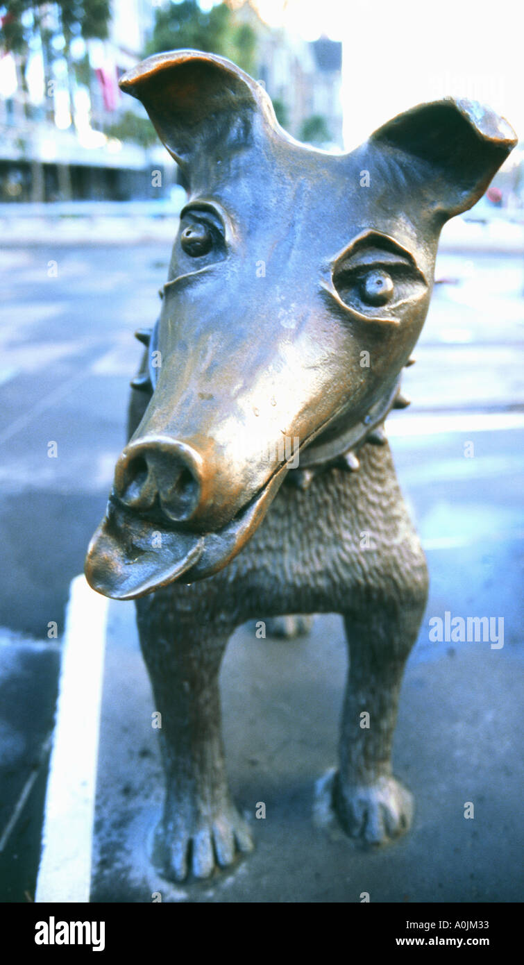 Larry La Trobe, the dog statue, Melbourne Australia Stock Photo - Alamy