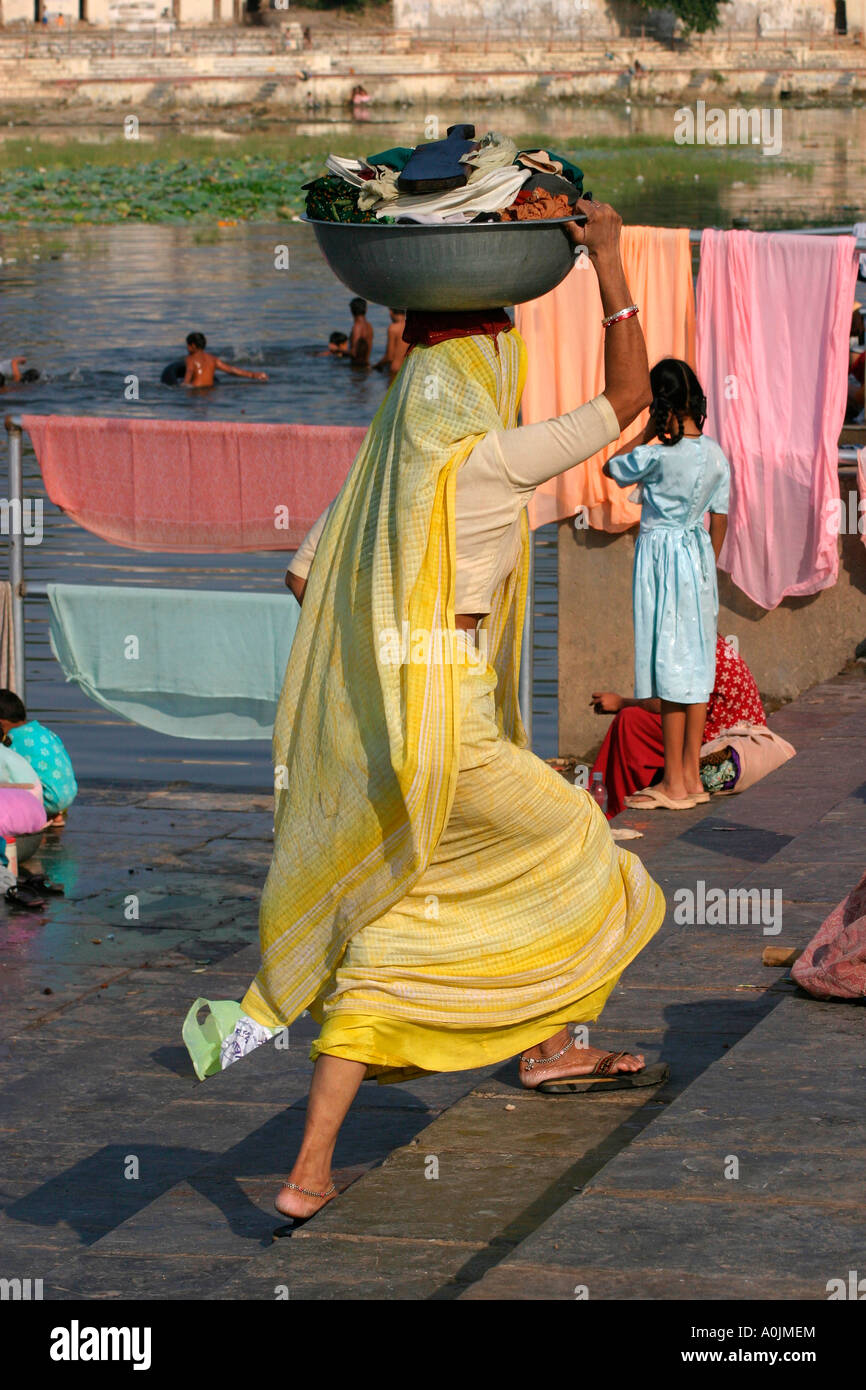 Rajasthani woman at the bathing ghat on Lake Pichola, Udaipur ...