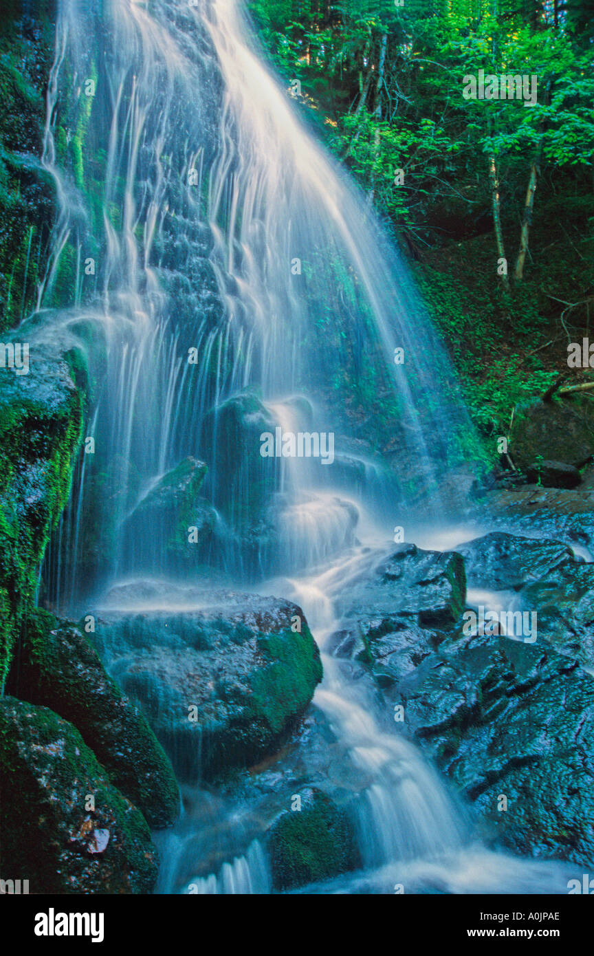 Image of water rushing over rocks hi-res stock photography and images ...