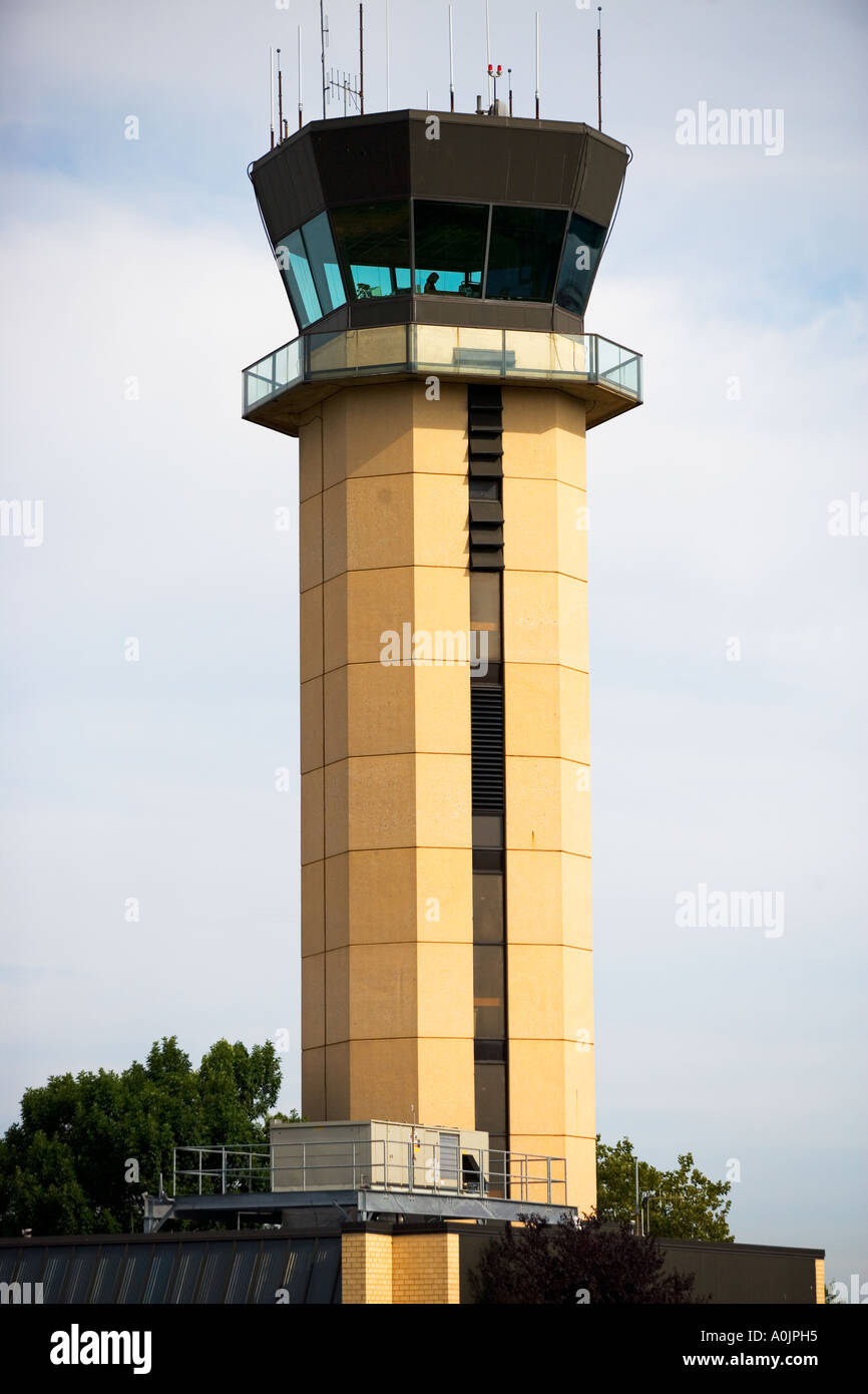 AIRPORT CONTROL TOWER Stock Photo - Alamy
