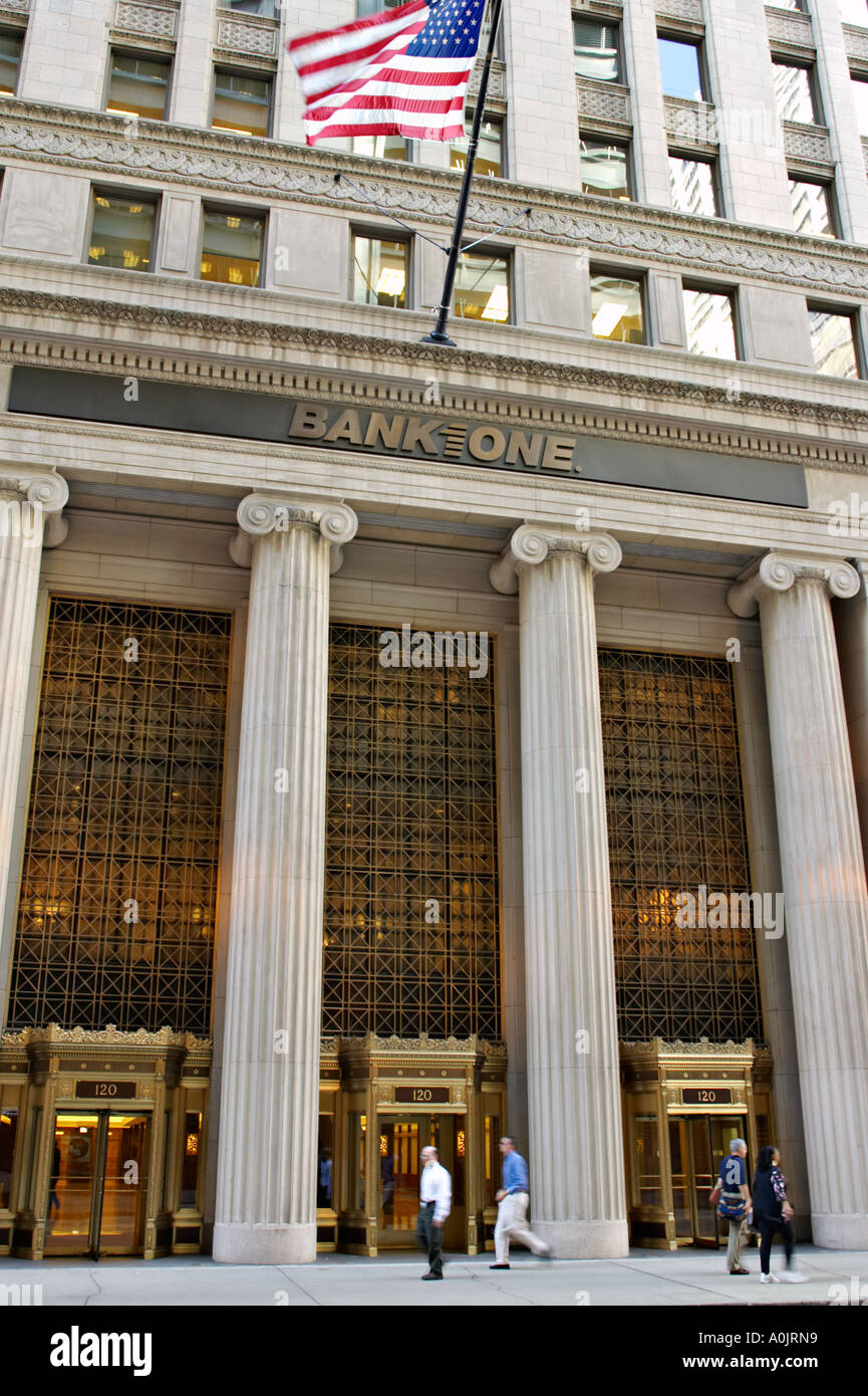 Chicago architecture detail columns hi-res stock photography and images ...