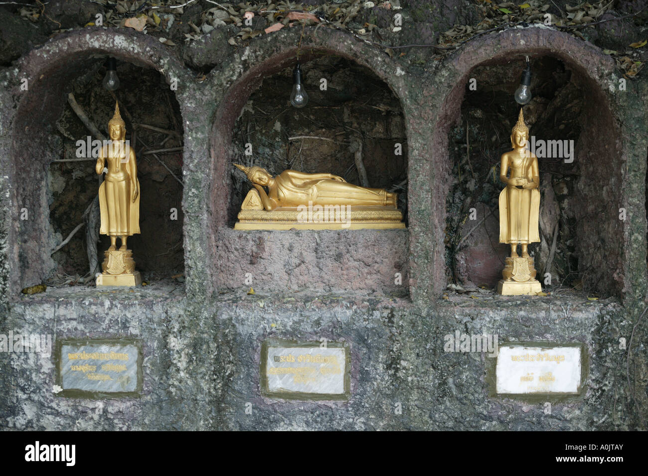 Statues in niches hi-res stock photography and images - Alamy