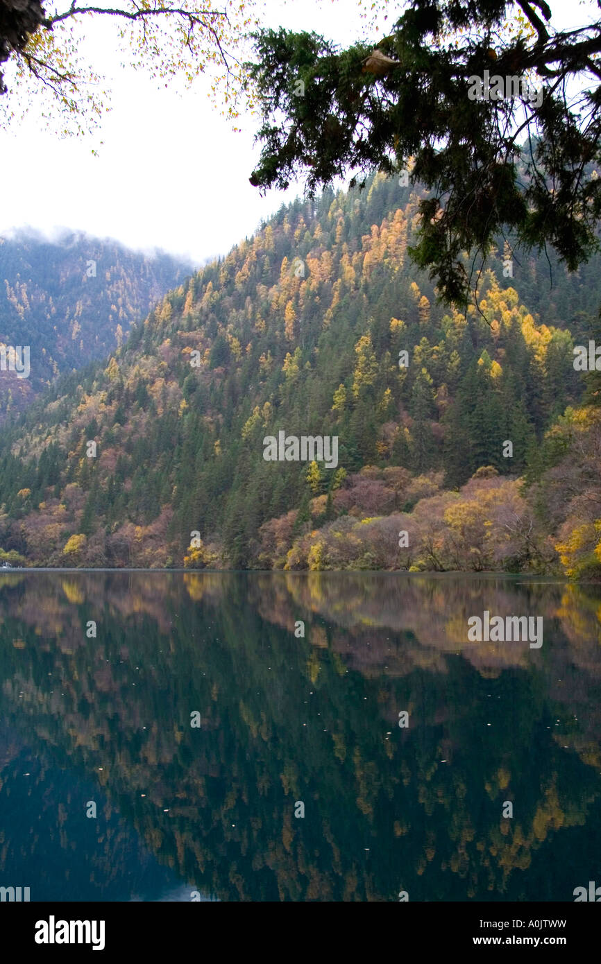 Mirror water Cut Out Stock Images & Pictures - Alamy