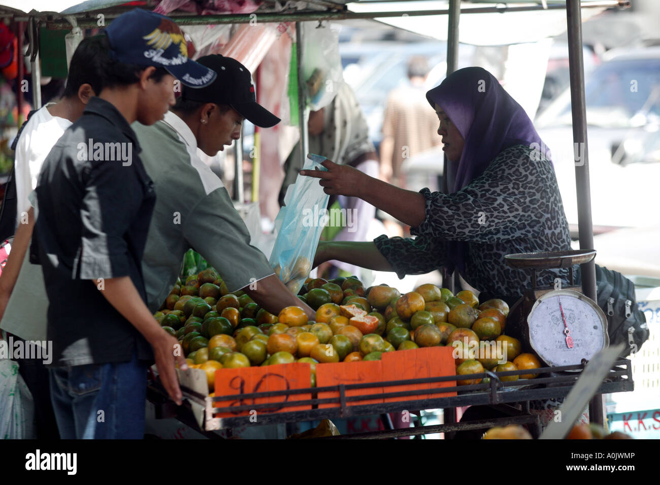 Muslim lady in thailand hi-res stock photography and images - Alamy