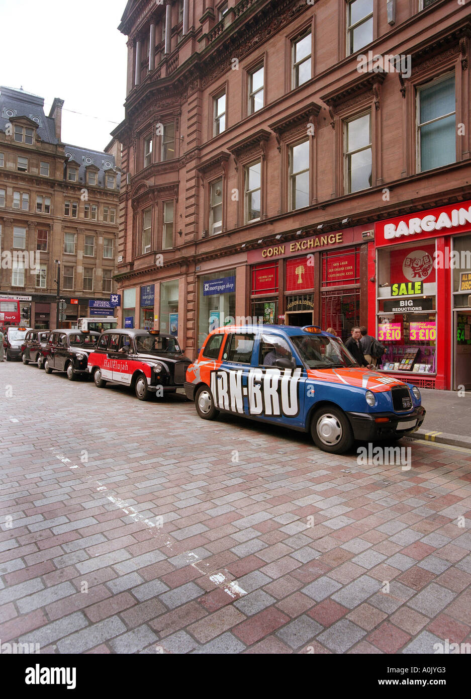 Glasgow taxis hi-res stock photography and images - Alamy