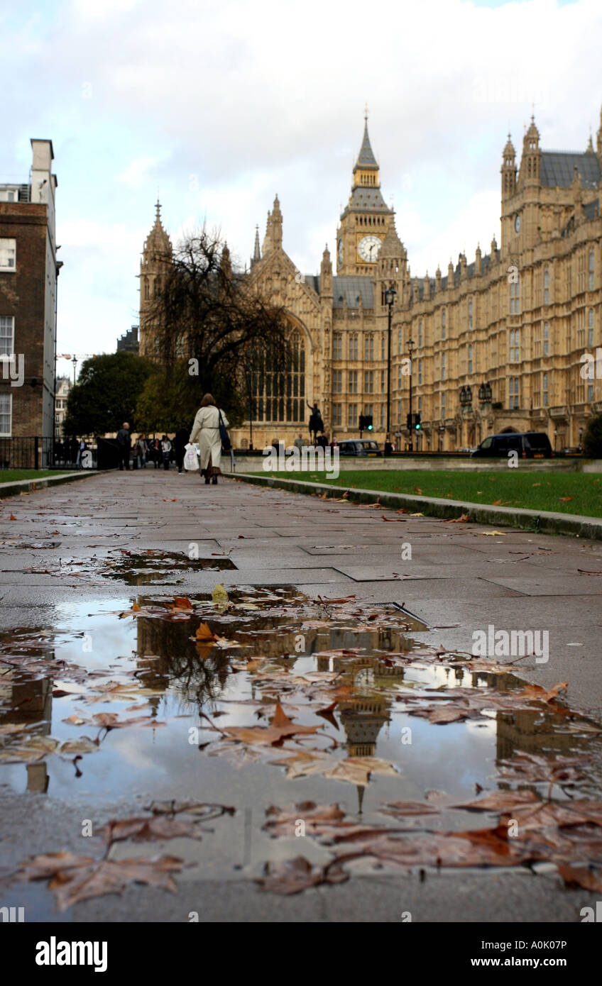 Pedestrian pavement with Big Ben and Westminster in Parliament Square ...