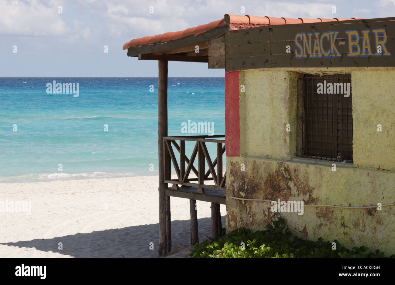 Closed beach snack bar hi-res stock photography and images - Alamy