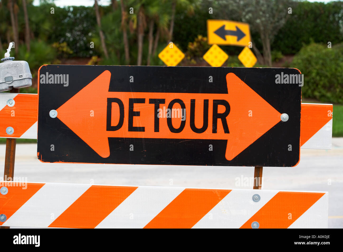 ARROW SIGN, DETOUR Stock Photo - Alamy