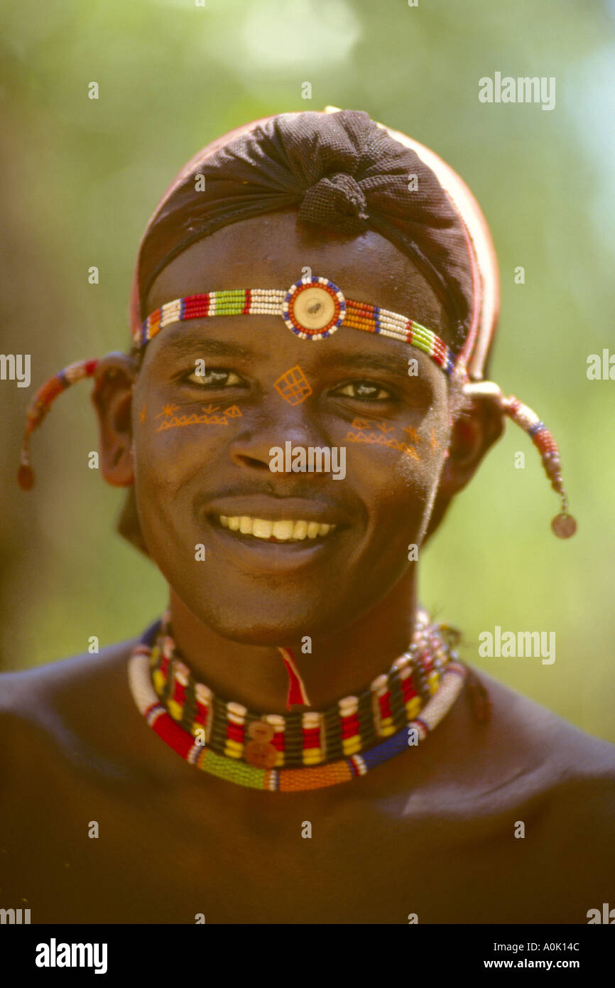 Kenya portrait young samburu man hi-res stock photography and images ...