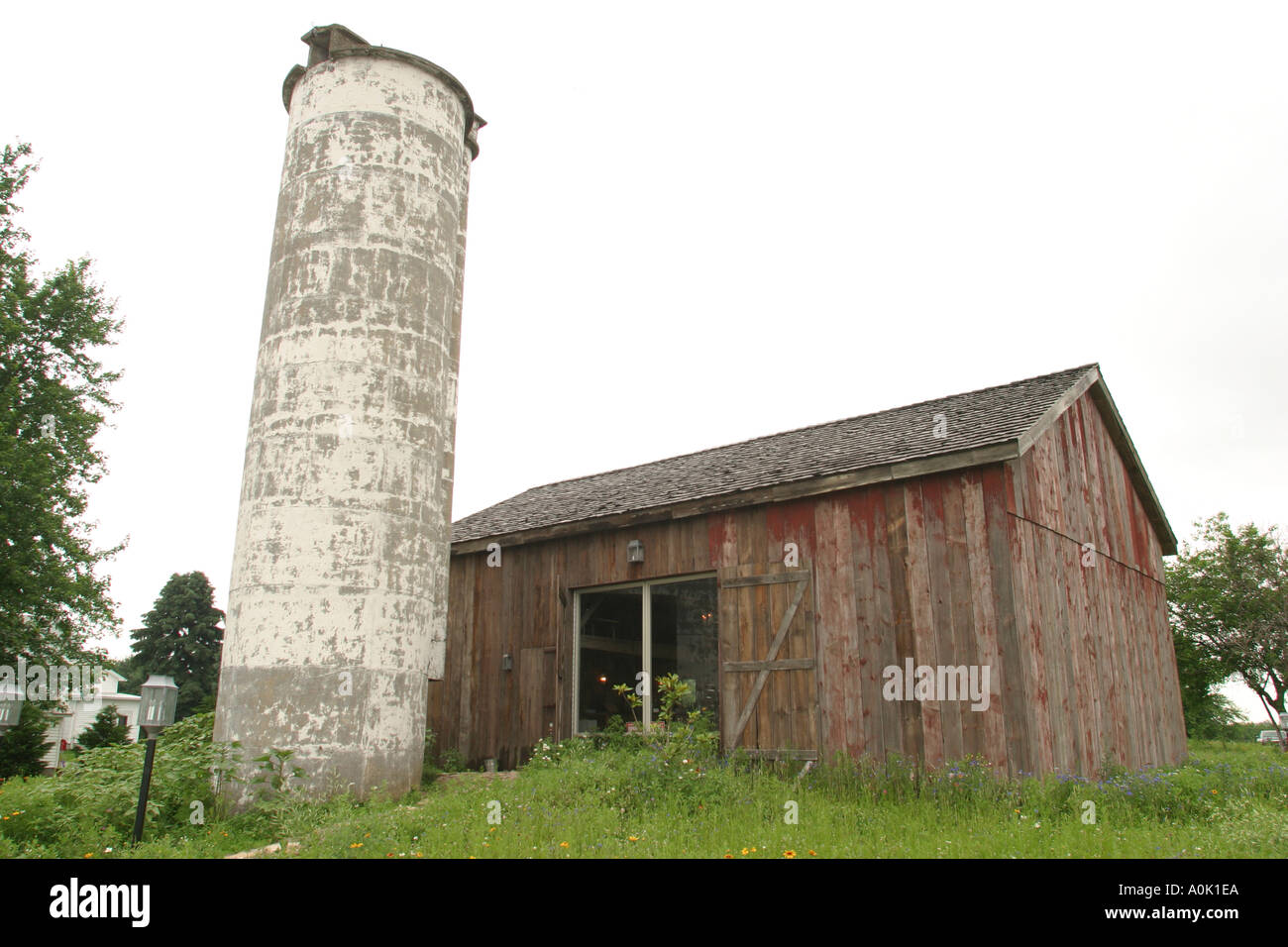 Alcoholic drink drinks beverage converted barn hi-res stock photography ...