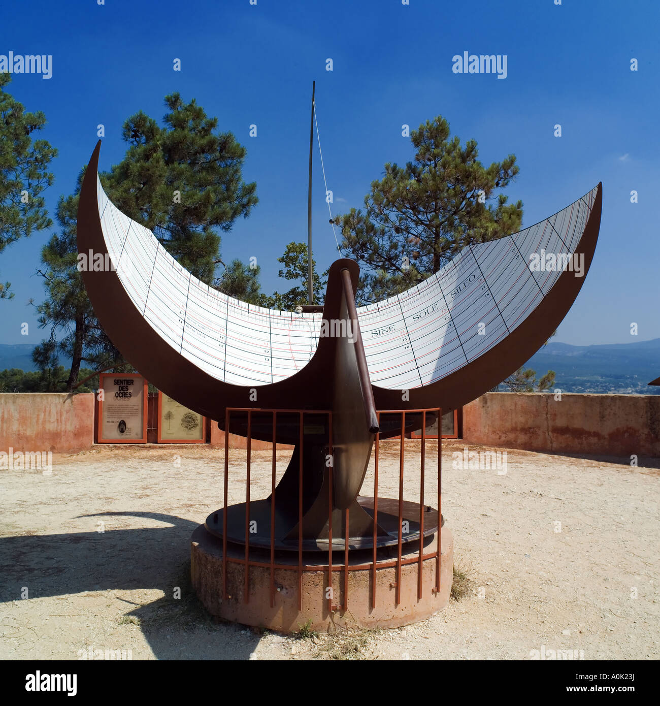 Semi-cylindrical polar sundial by Jean Raffegeau, Roussillon, Lubéron ...