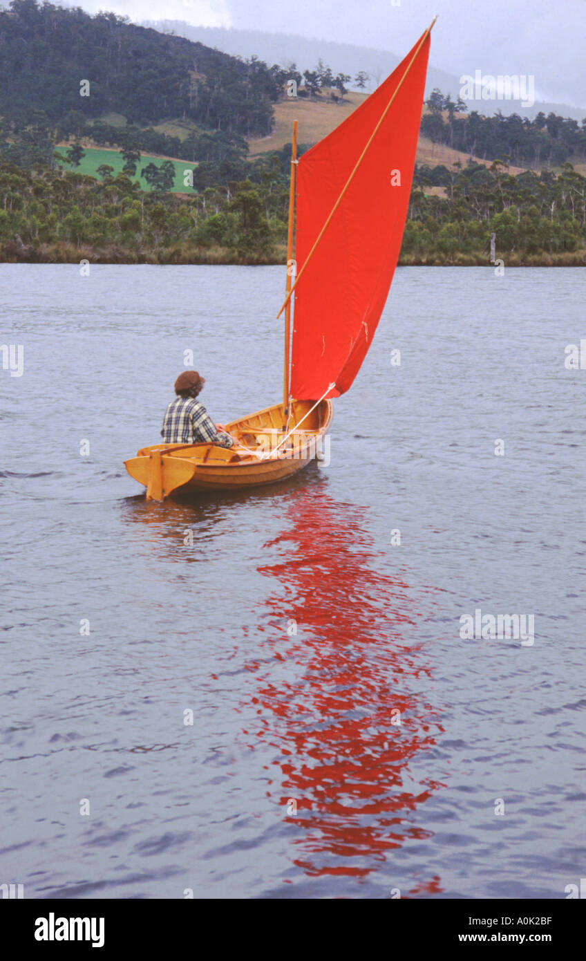 Traditional 17 foot Whitehall skiff under sail Huon River Tasmania ...