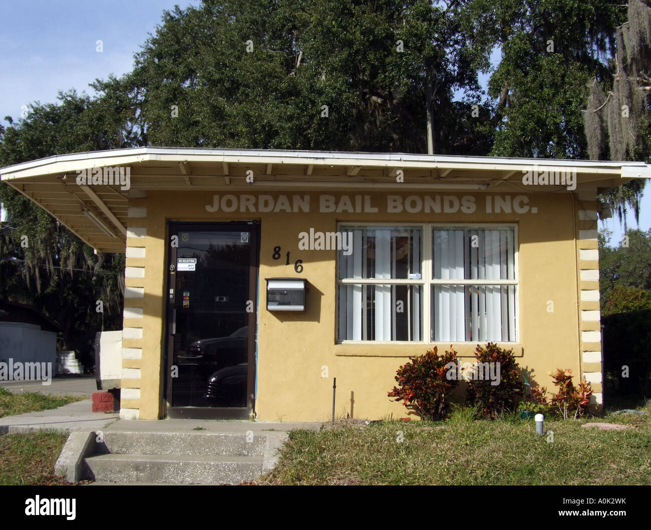 Bail bond office hi-res stock photography and images - Alamy