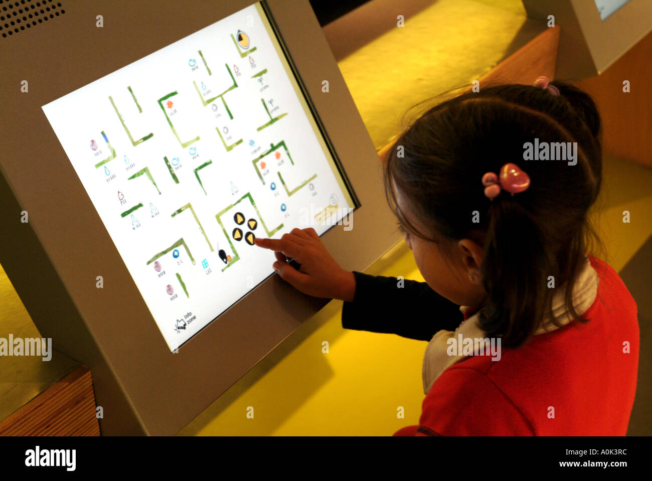 SCHOOL GIRL OPERATING THE COMPUTER Stock Photo - Alamy