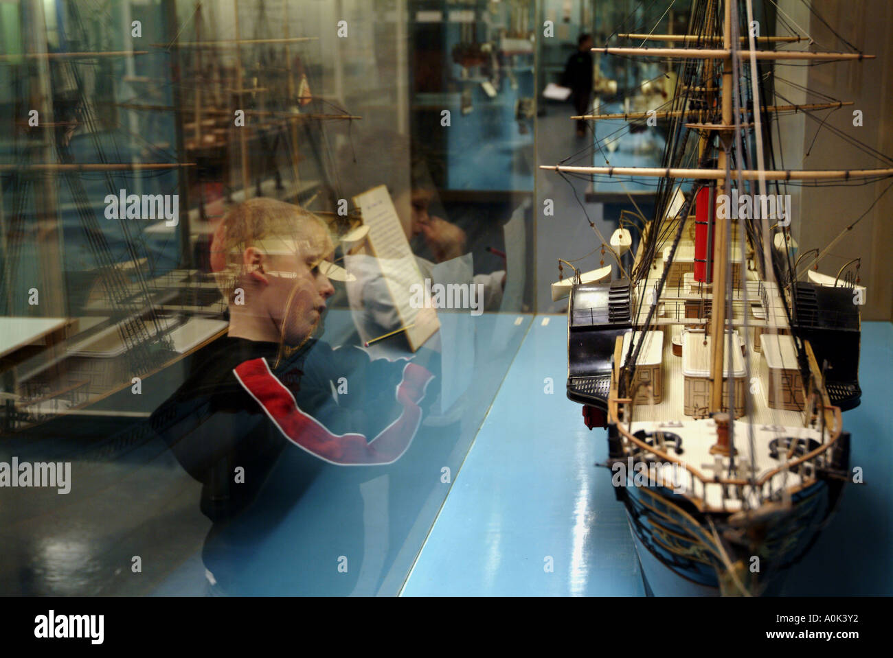 SCHOOL CHILDREN DRAWING ANCIENT MODEL SHIPS IN SCIENCE MUSEUM LONDON GB ...