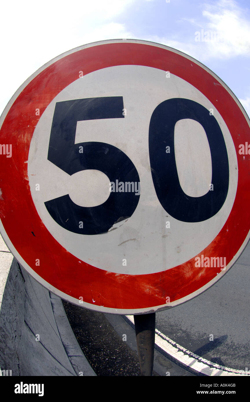 50 kph hi-res stock photography and images - Alamy