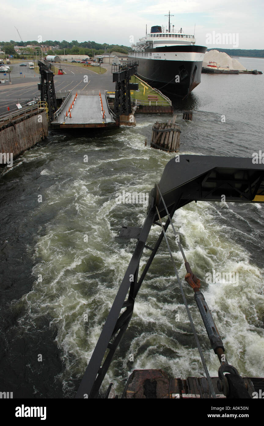 Propeller ship hi-res stock photography and images - Alamy