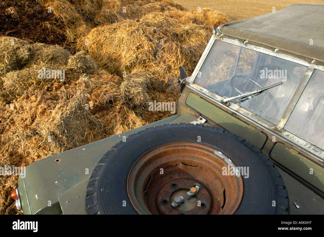 Land rover series farm hi-res stock photography and images - Alamy