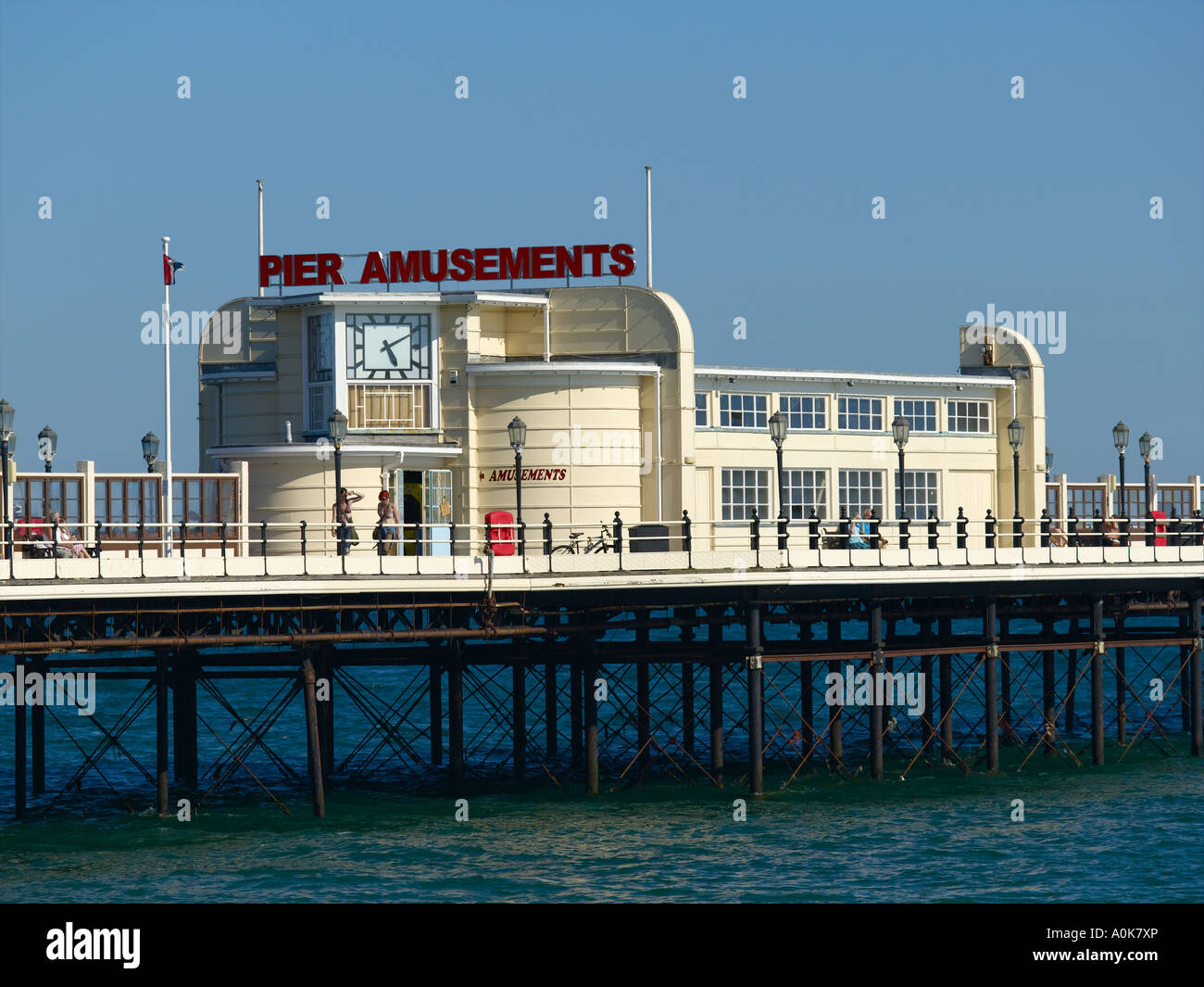 Amusement pier hi-res stock photography and images - Alamy