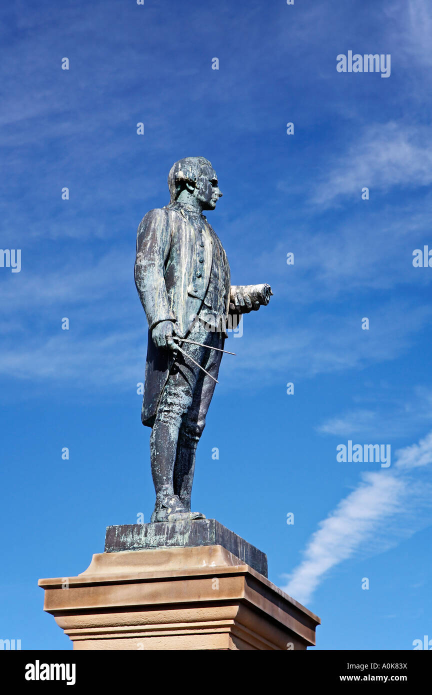 Captain James Cook statue, Whitby Stock Photo - Alamy