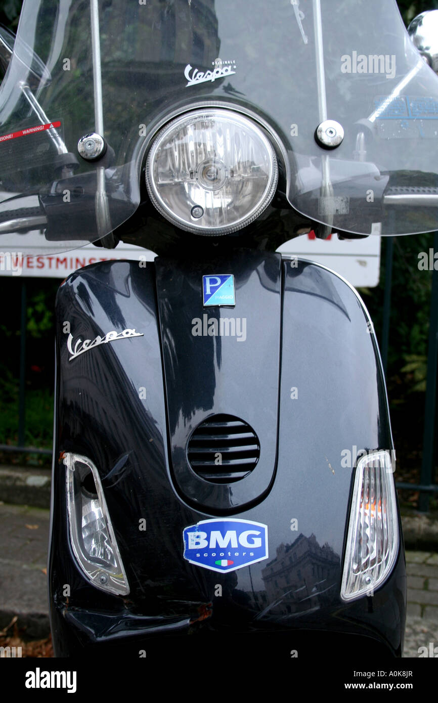 Front of A Piaggio Vespa Scooter Stock Photo - Alamy