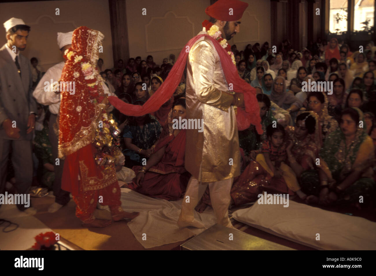 Saptapadi hi-res stock photography and images - Alamy