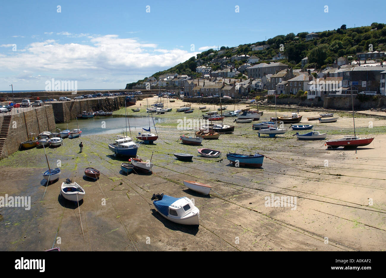 Mousehole beach house hi-res stock photography and images - Alamy
