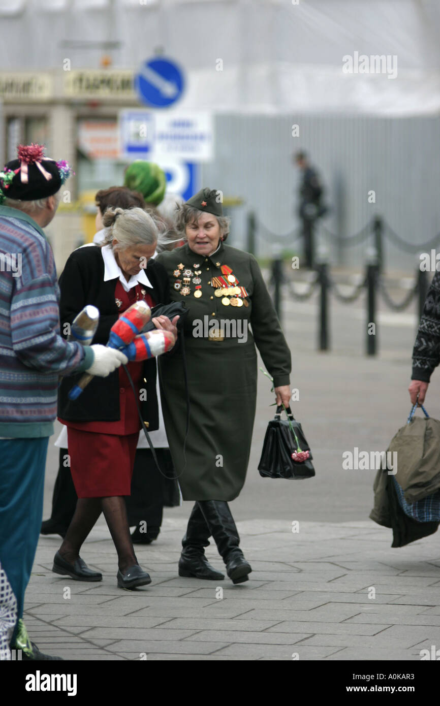 Smiling russian army soldier hi-res stock photography and images - Alamy