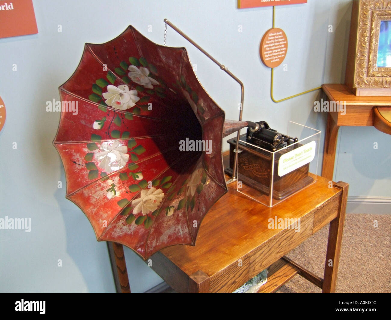 Phonograph thomas edison hi-res stock photography and images - Alamy