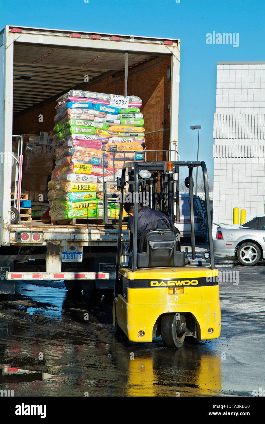 Forklift truck competition hi-res stock photography and images - Alamy