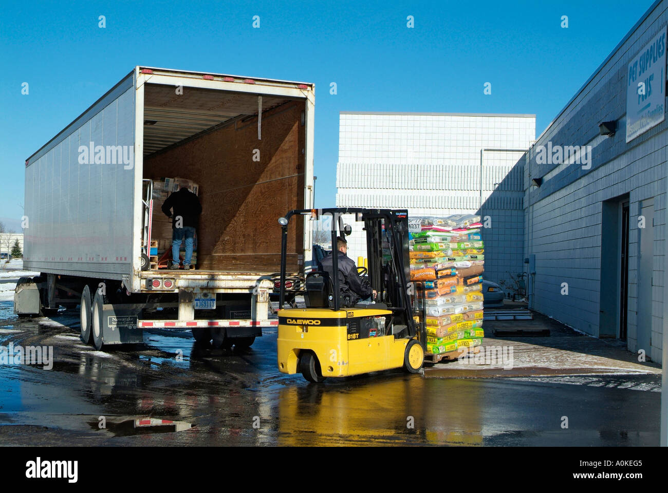 Lift operator hi-res stock photography and images - Alamy