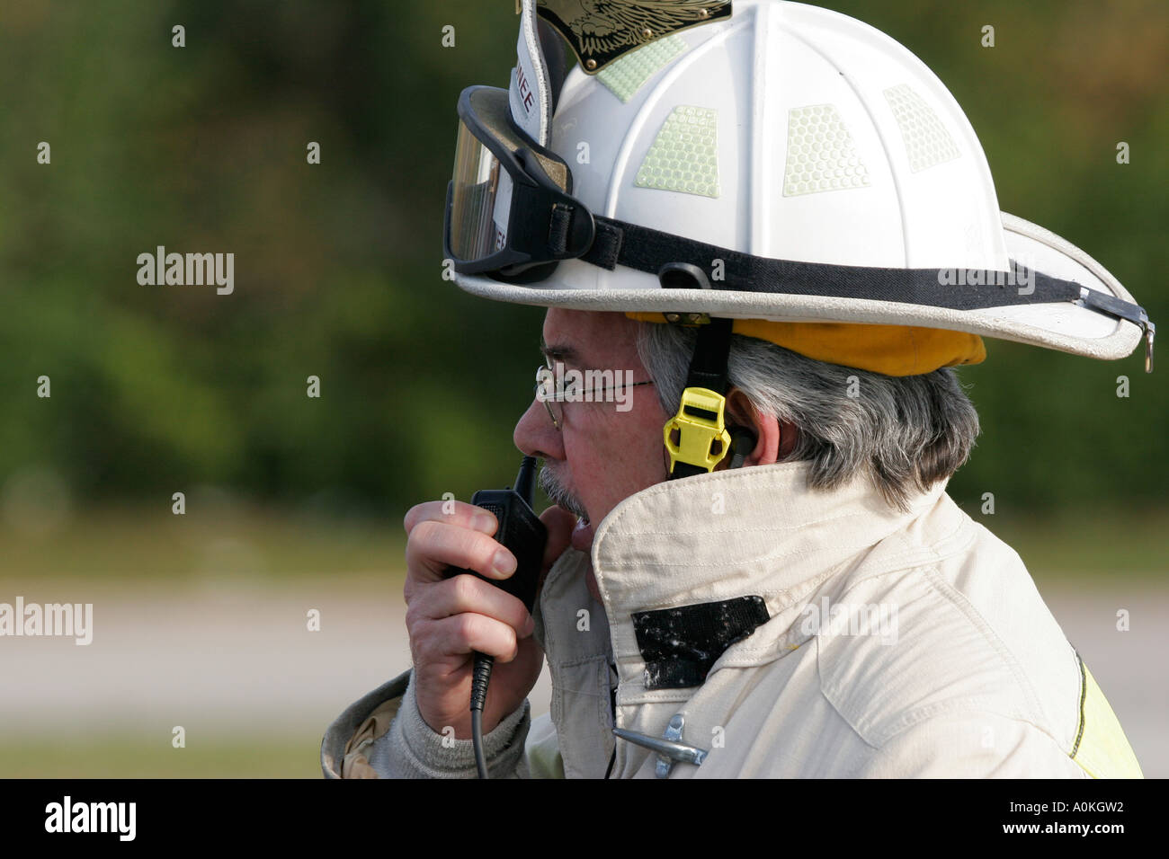 Worker helping with directions hi-res stock photography and images - Alamy
