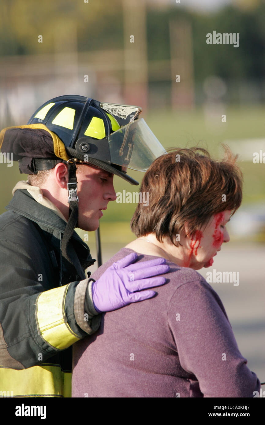 Emt patient back injury hi-res stock photography and images - Alamy