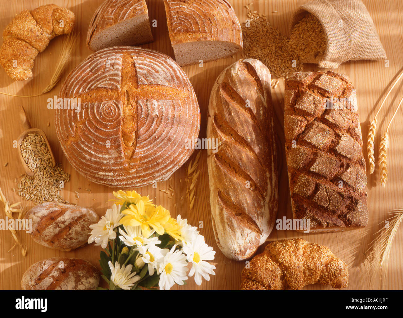 Backwaren Brot Croissant Korn Aehren Margeriten Vollkorn Ernaehrung ...