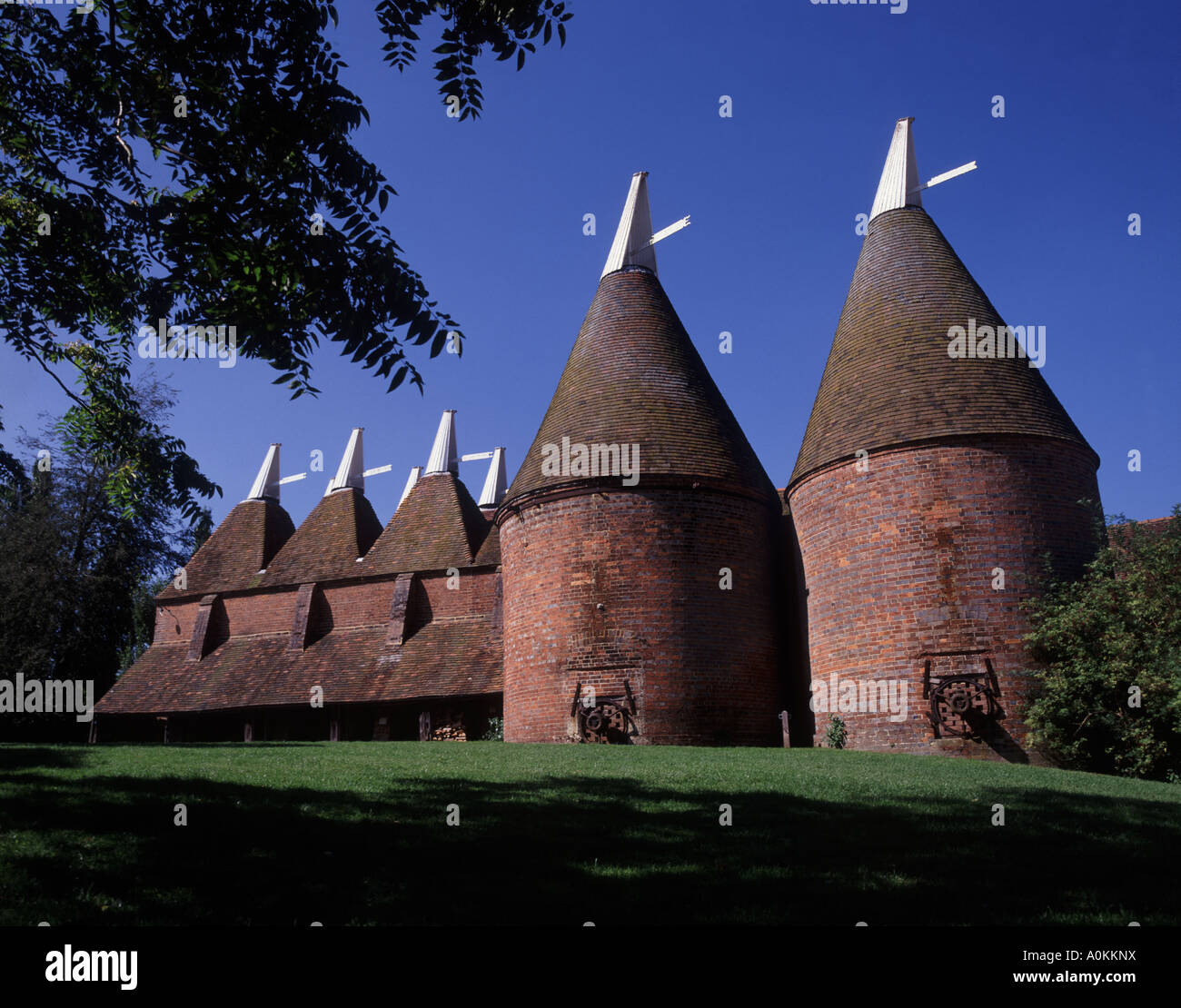 Oast-houses at Sissinghurst Castle kent Stock Photo - Alamy