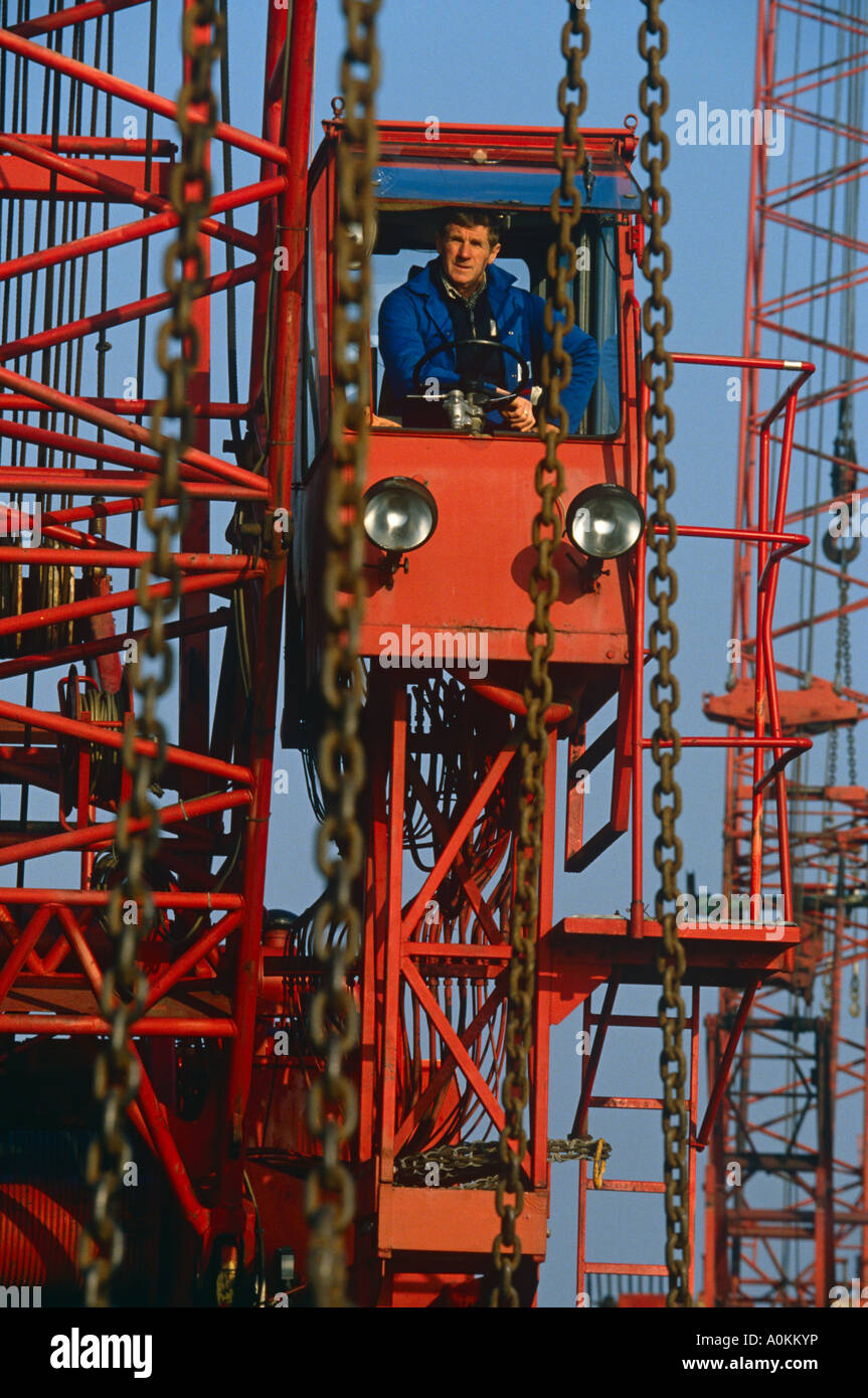Crane operator hi-res stock photography and images - Alamy