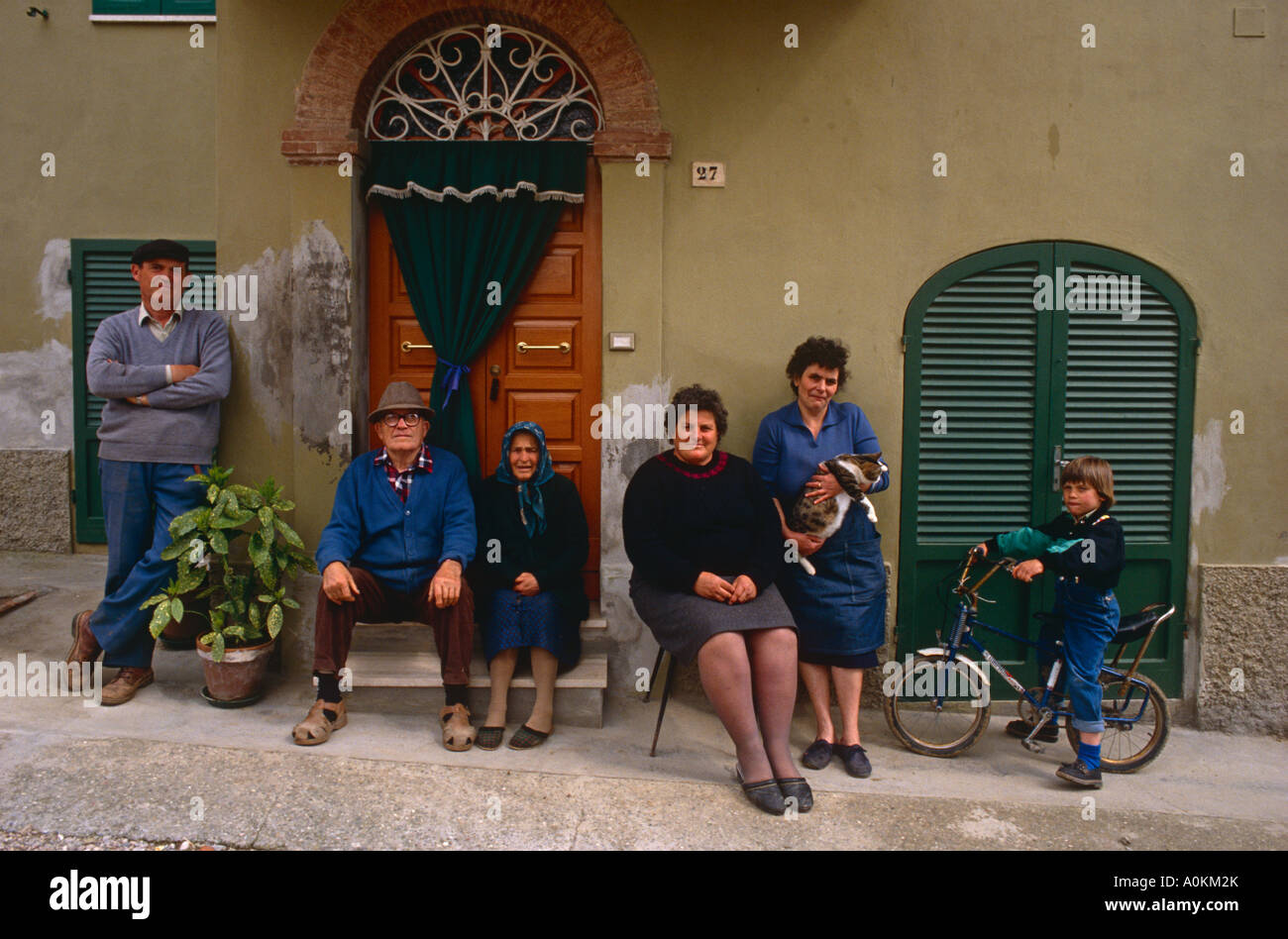 Italian family hi-res stock photography and images - Alamy