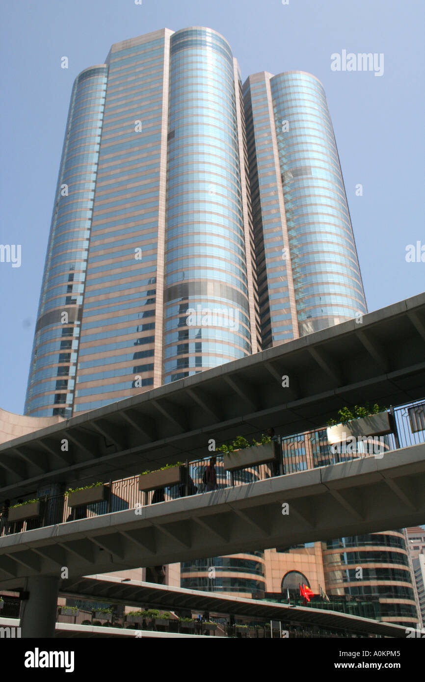 Pedestrian overpass hong kong hi-res stock photography and images - Alamy