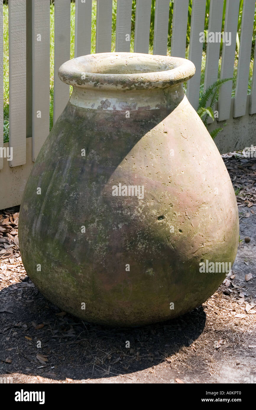 Ancient greek pottery olive hi-res stock photography and images - Alamy