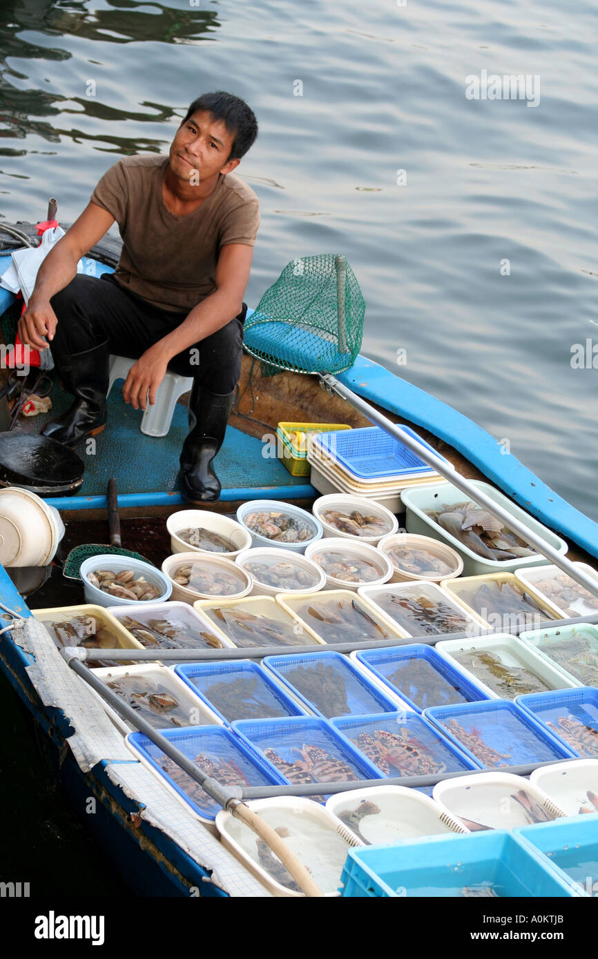 Kung people hi-res stock photography and images - Alamy