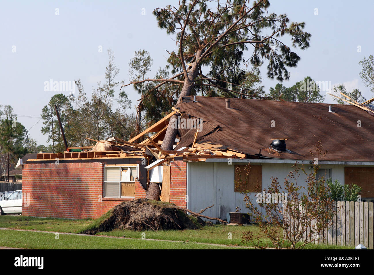 Smashed roof hi-res stock photography and images - Alamy