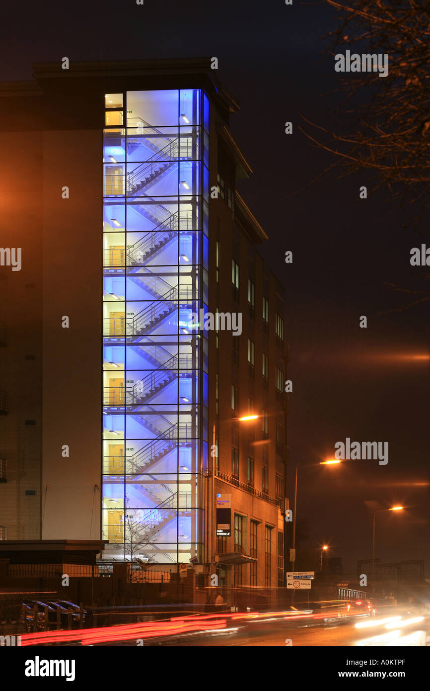 Night time in leeds hi-res stock photography and images - Alamy